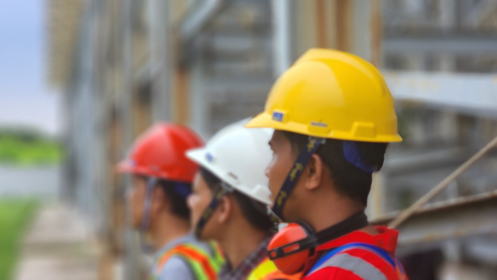 Helm Proyek dan Pentingnya Keselamatan Kerja - i-Safe | Manufaktur ...